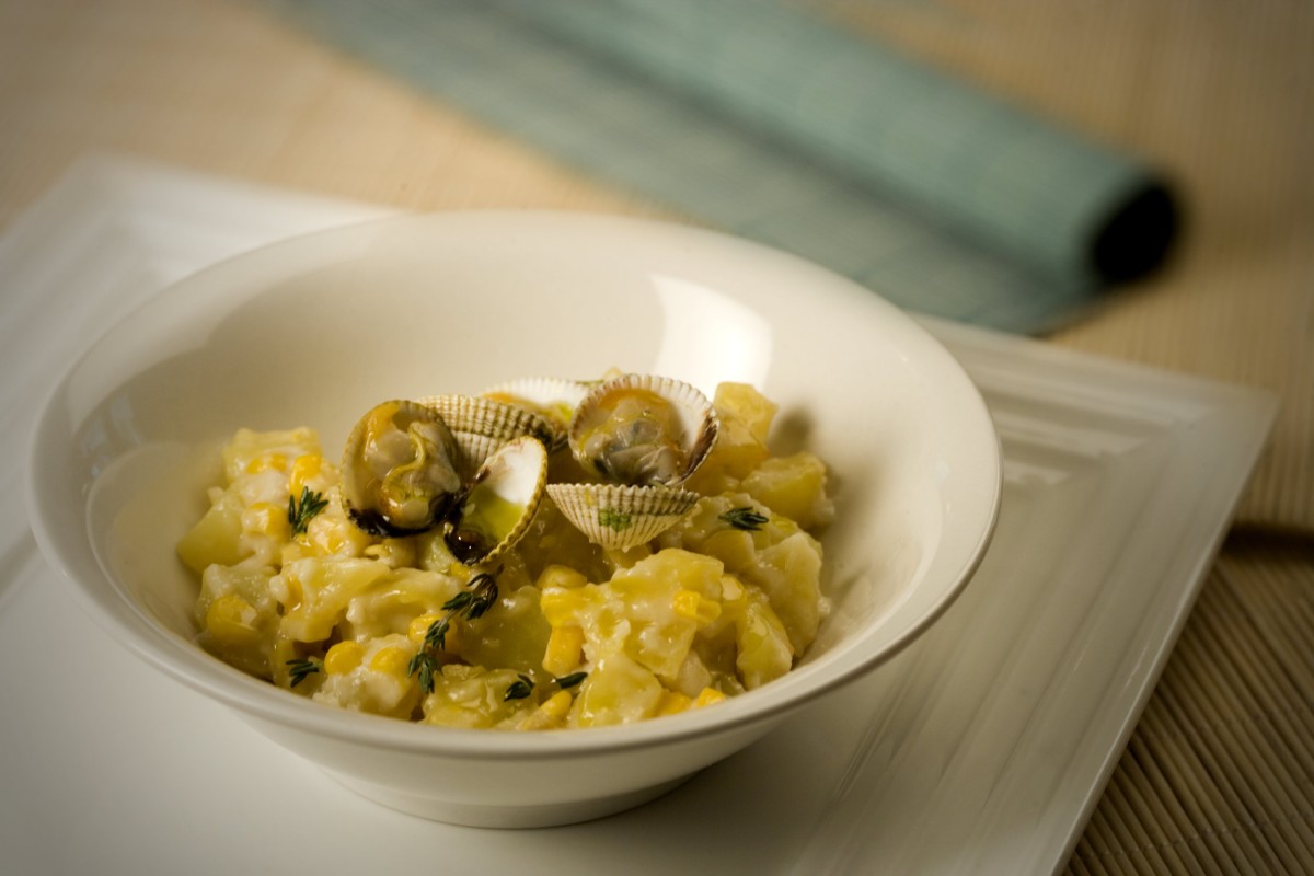 Receta de Chowder with potatoes, fresh thyme and oak smoke oil - My CMS